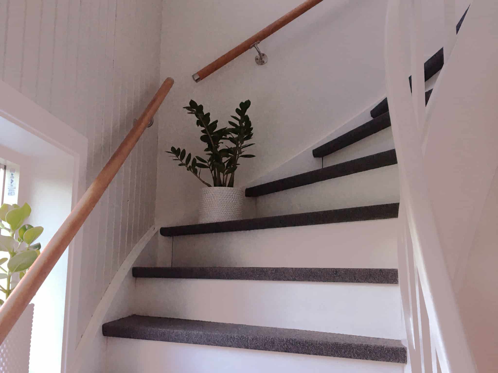 Trappräcken från 810 kr/m. Få pris och beställ direkt | Räckesbutiken.se